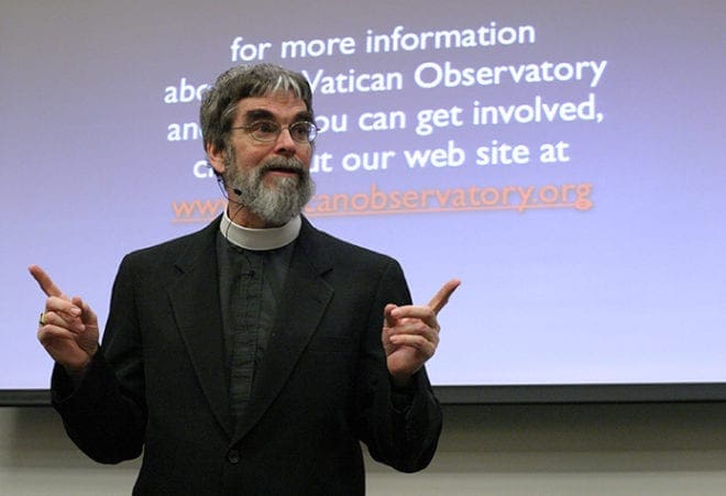 Vatican astronomer saluted for his efforts by American Astronomical ...